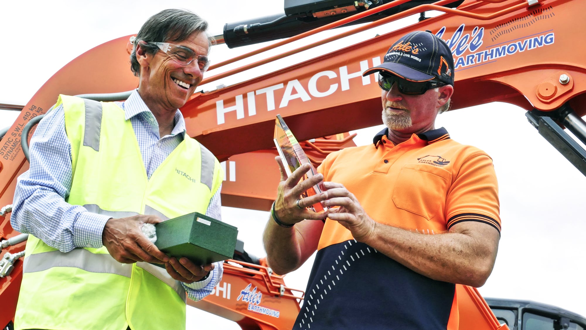 AXLE'S 300,000TH HITACHI MACHINE - Hitachi Construction Machinery Australia